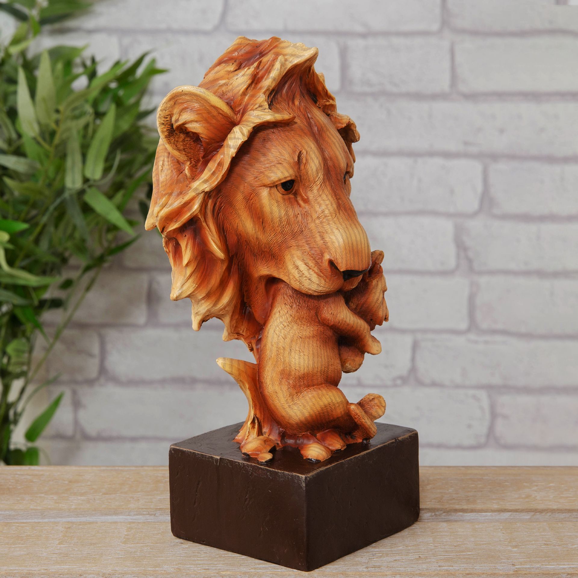 Naturecraft Wood Effect Resin Figurine - Lion & Cub | Widdop and Co.